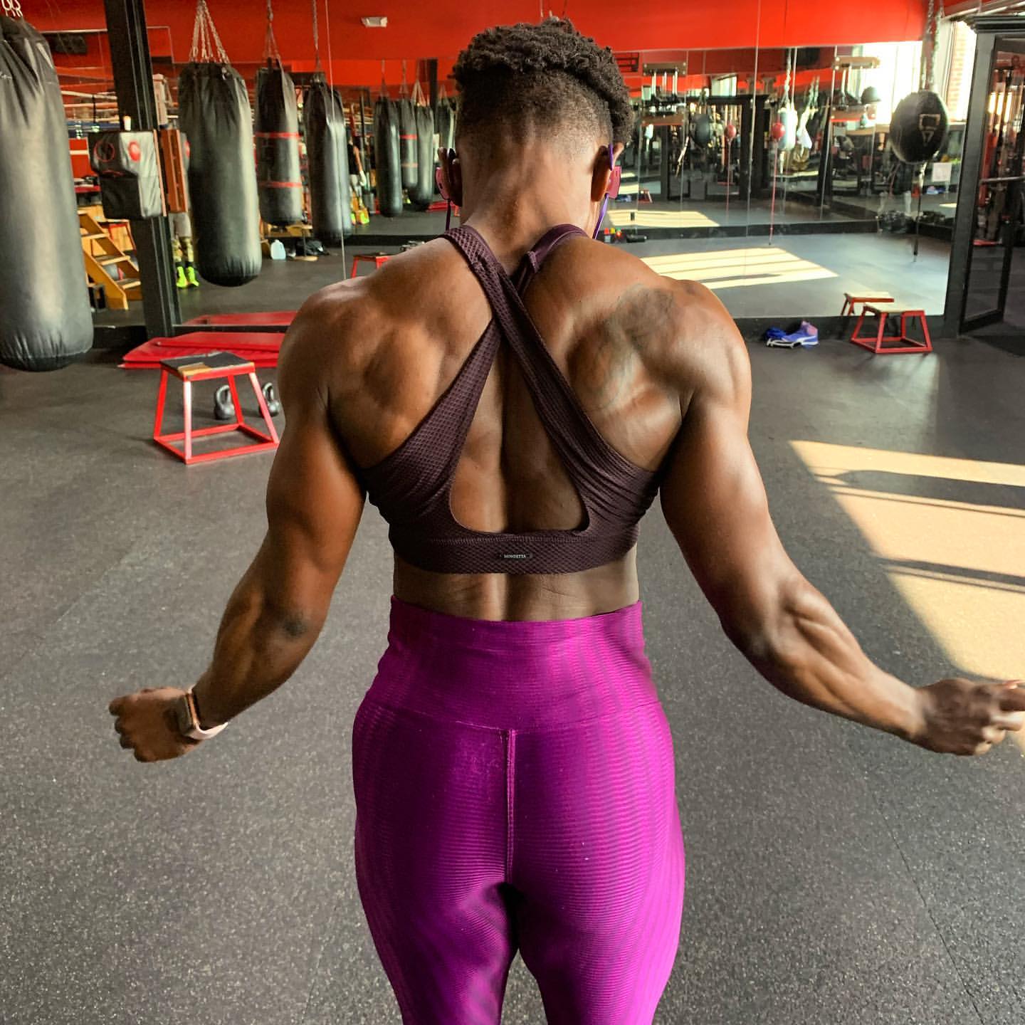 Raqui (ifbbpro_raqui_fitfigure)