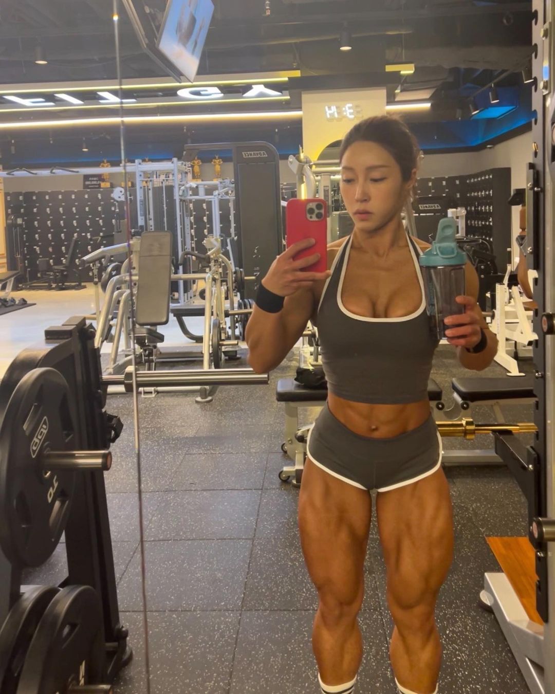 Ryeong Eun Kang (ryeong_ifbbpro)