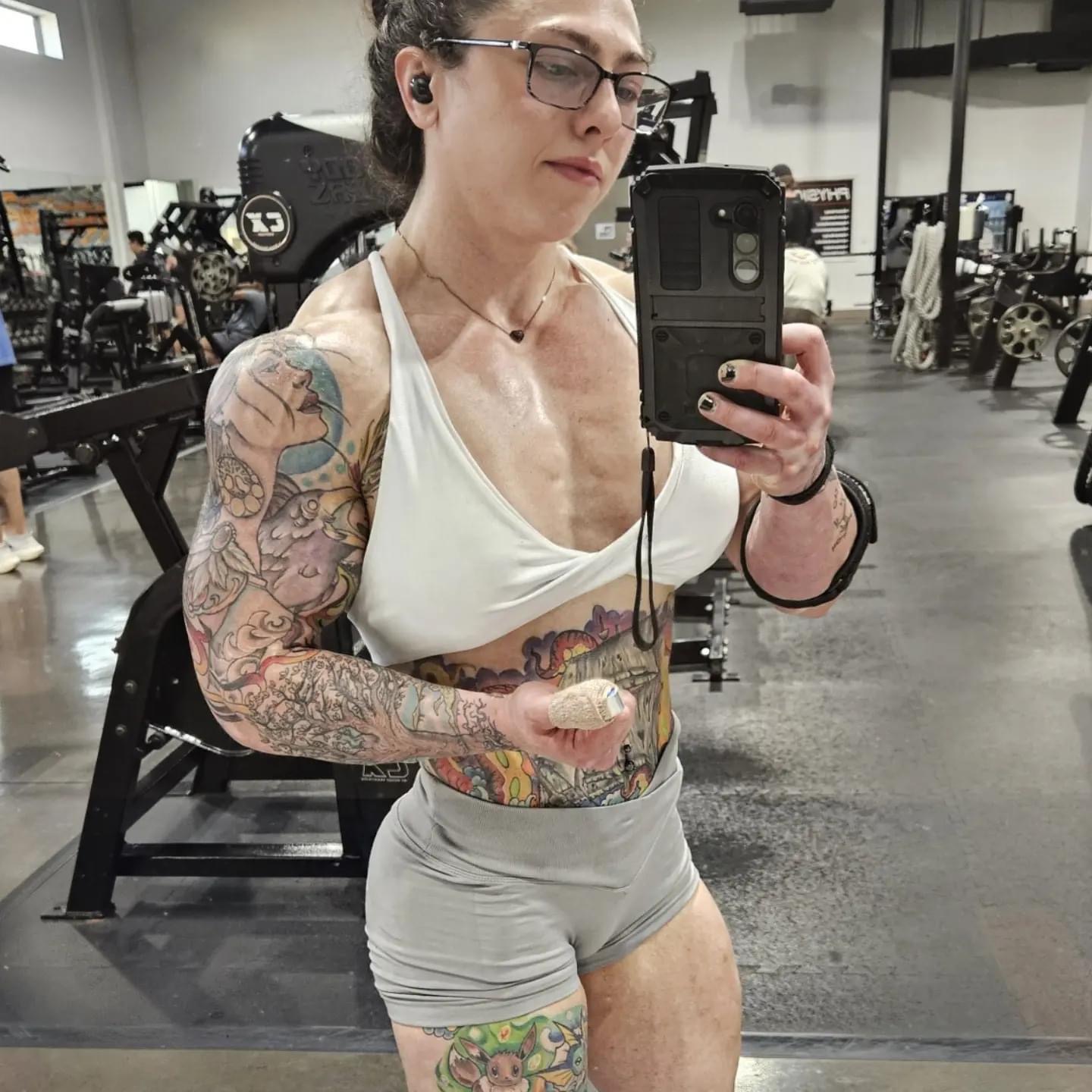 Elizabeth Schell (elizasaurus.rex)