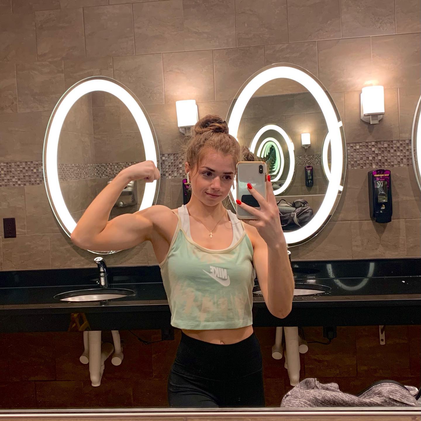 Sophie Bazzano (scoliosis.soph)