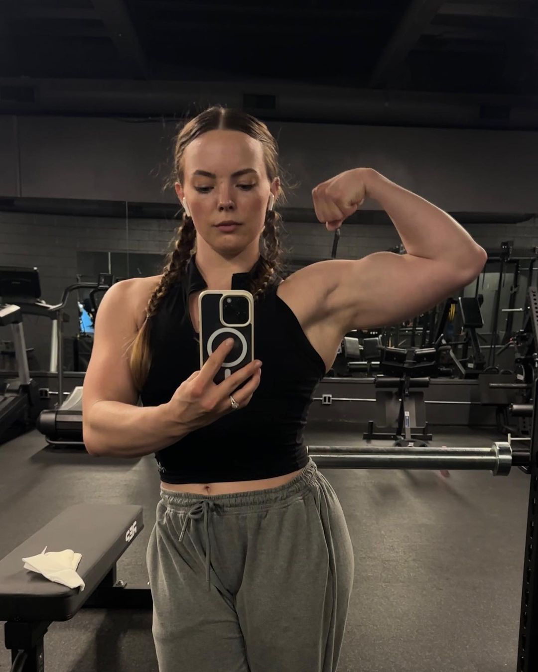 Haley Burke (hayhaybuff)