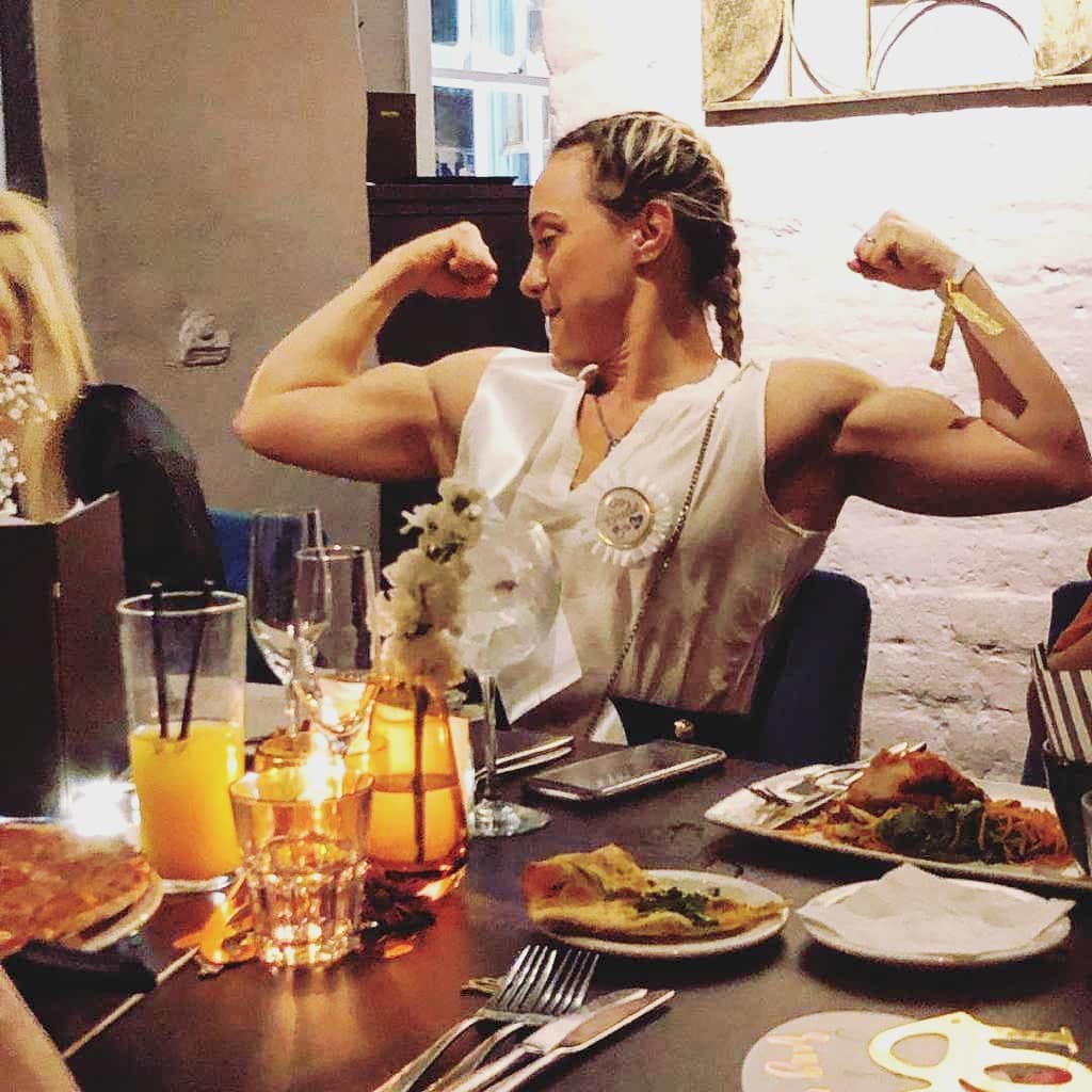 Michelle Jones (@shell_sporty_ifbbpro)