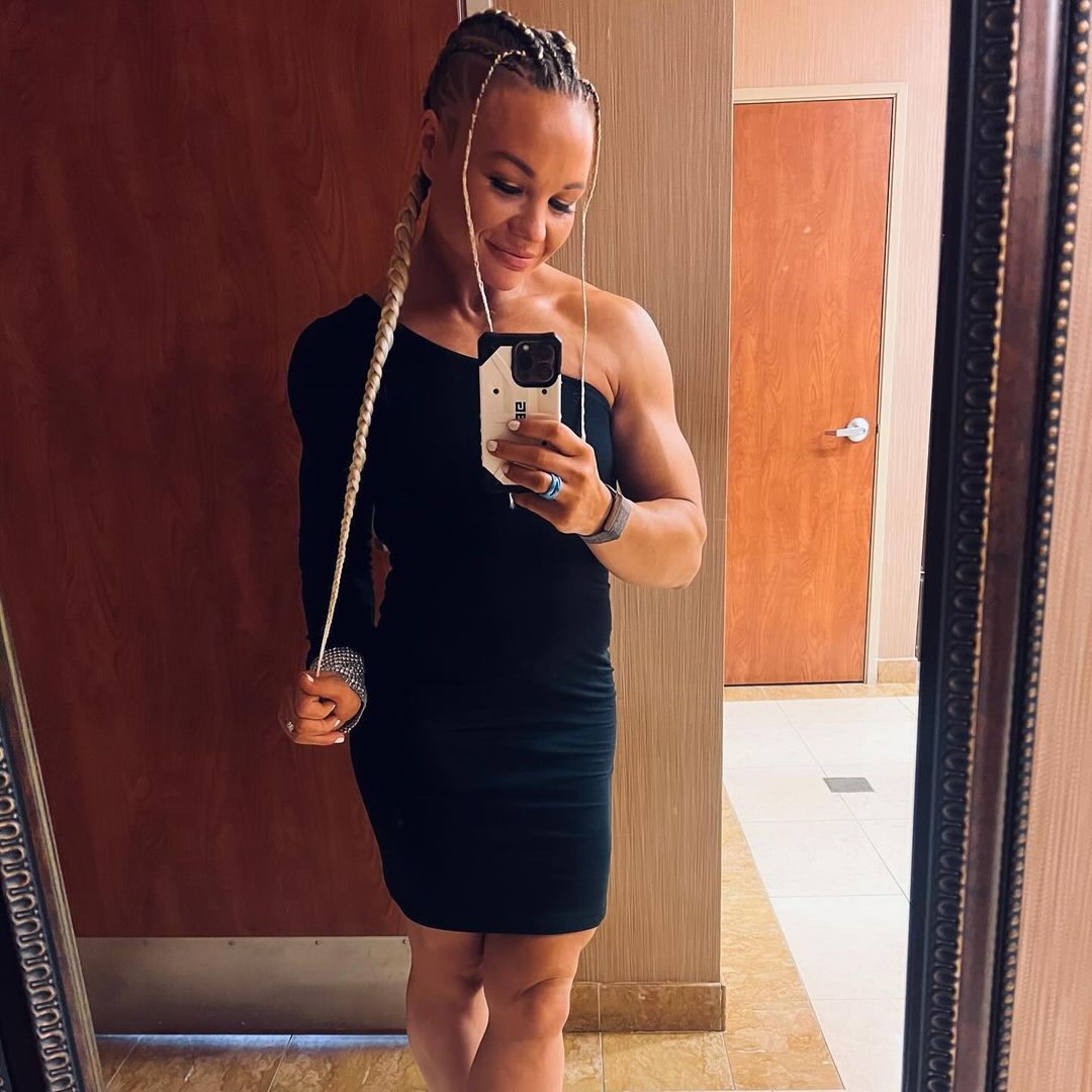 Emily Andzulis (Ivy Nile)