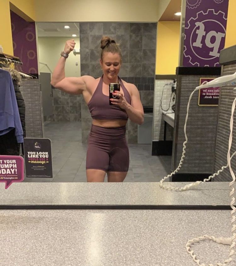 Cait (lilpowerbuilder)