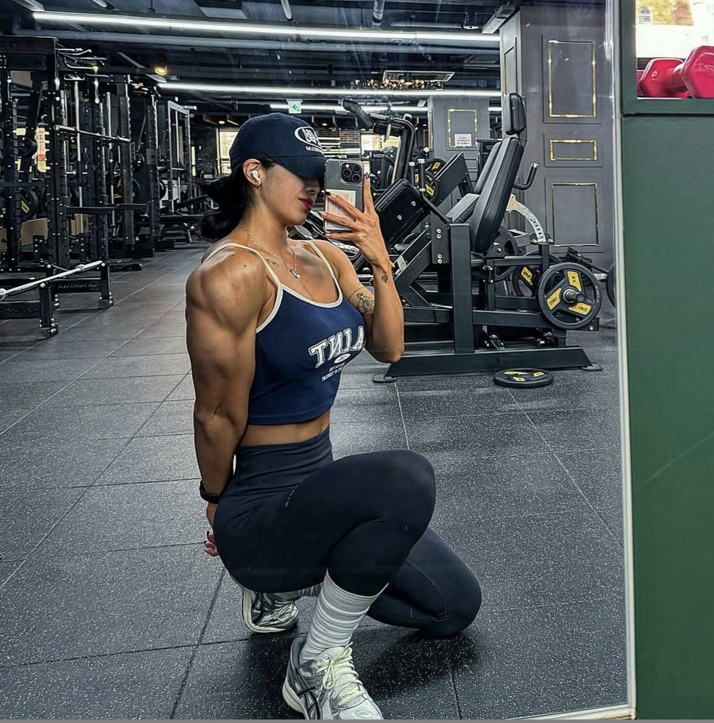 Hyeonjeong Kang (insta.hj2)