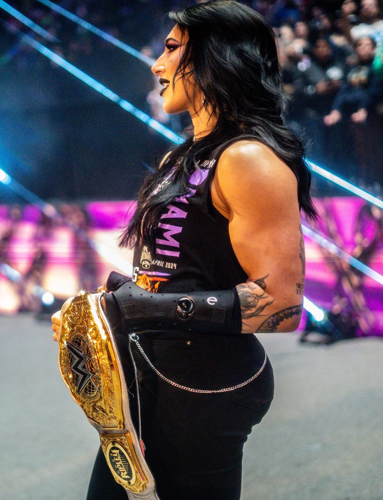 Demi Bennett (Rhea Ripley)