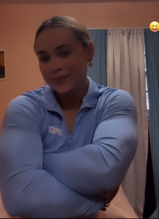 Jesly Landaverde (jeslyfitness_)