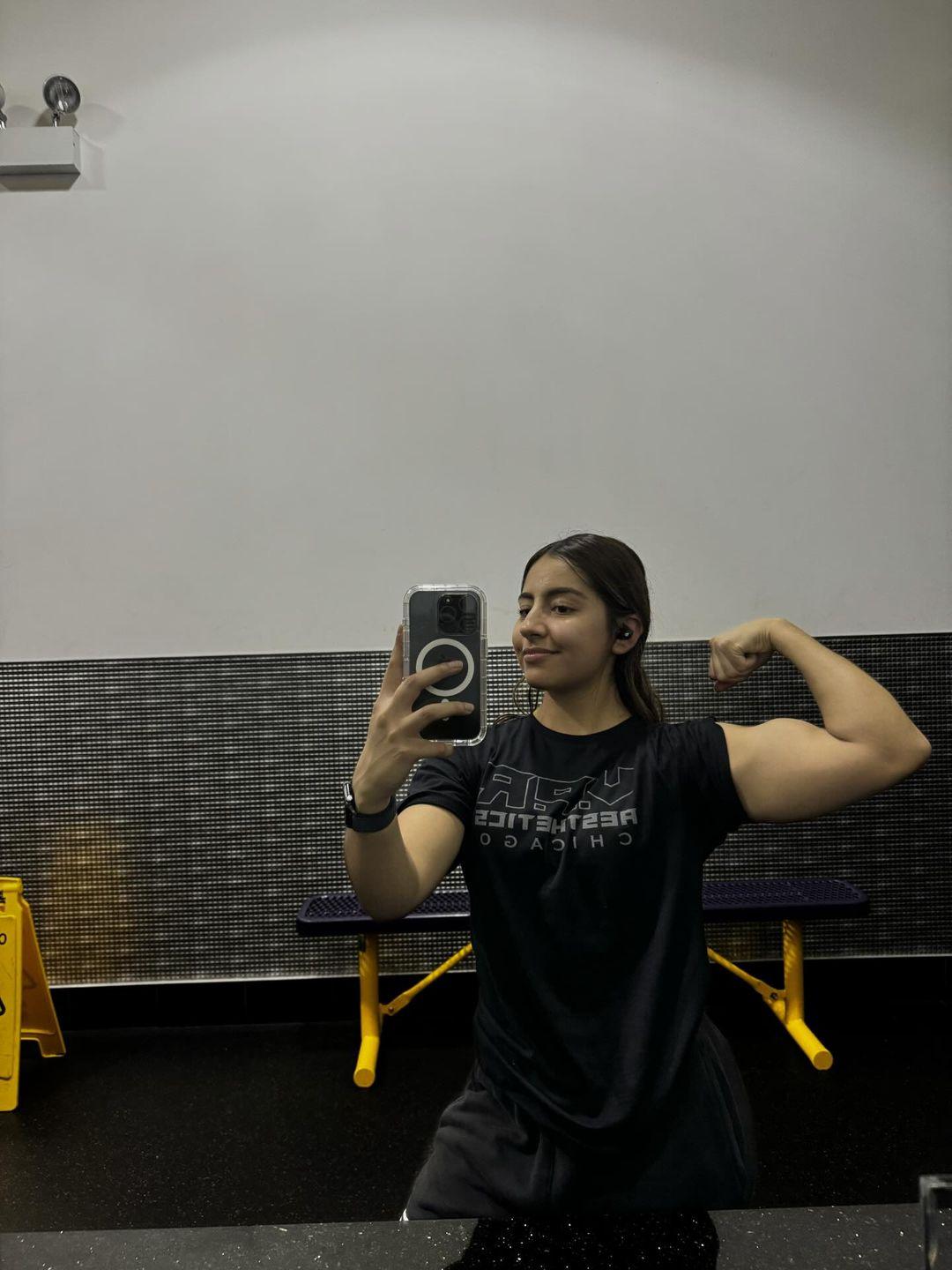 Karen Solis (karen2fitness)