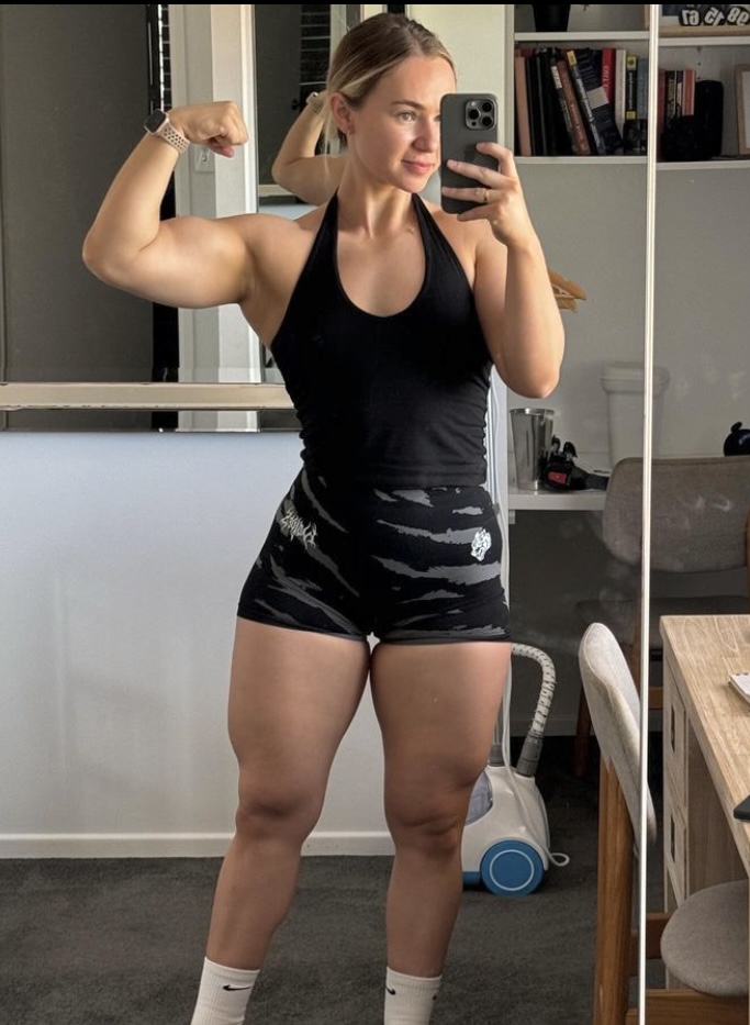 Rosie Pratt (rosiejanefitness)