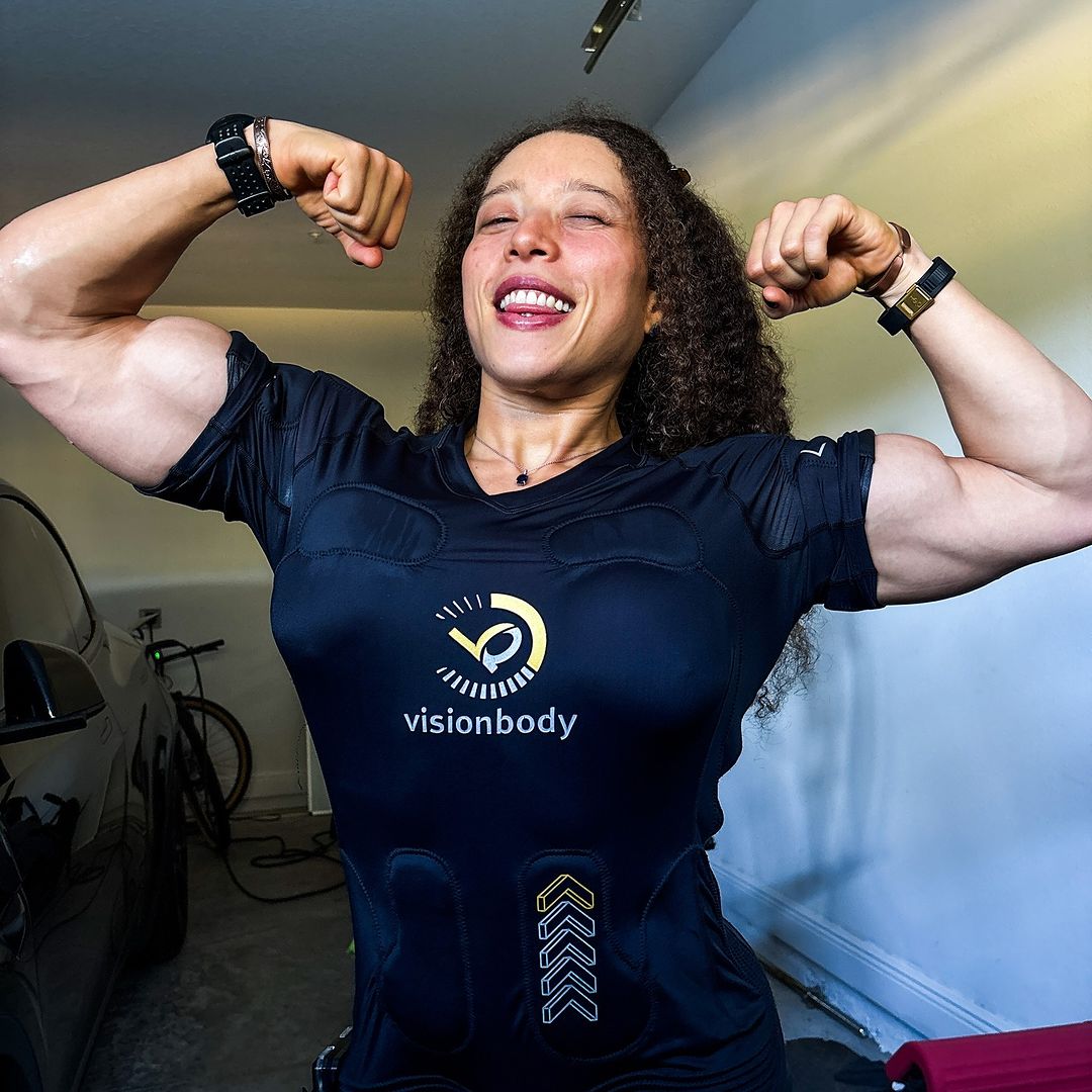 Carolyne Marquez (carolynefit_)