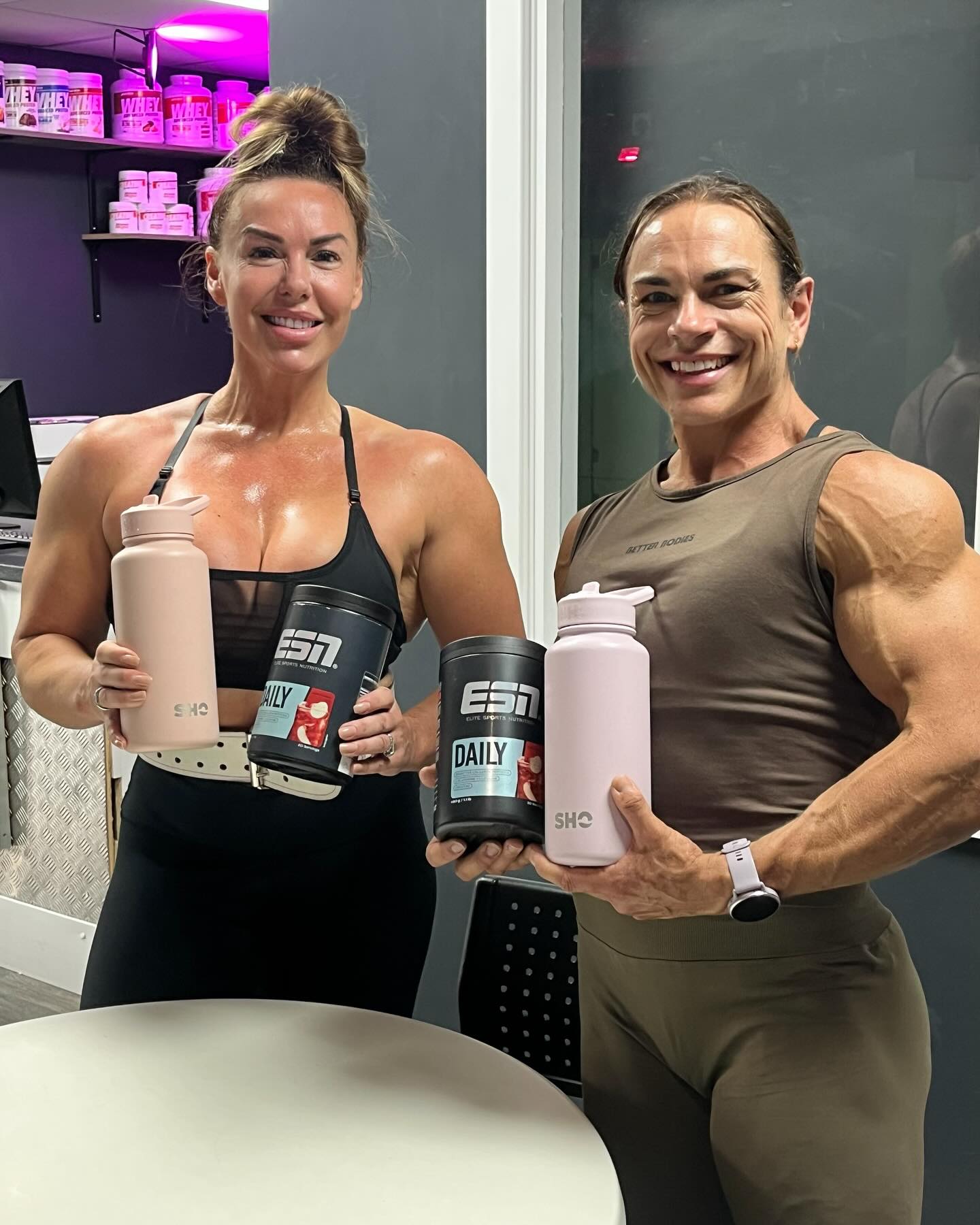 Amanda Winston, Laura Morley