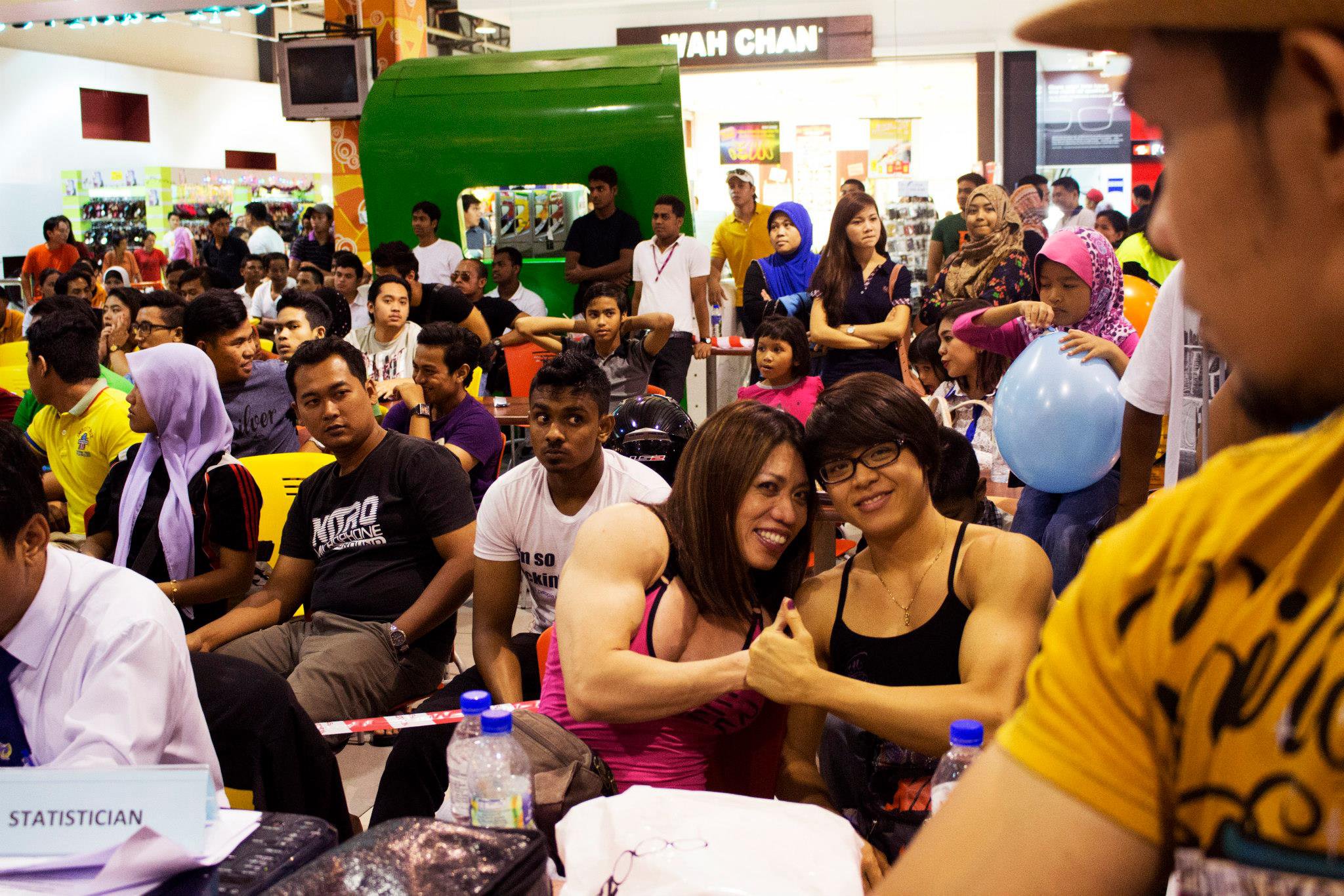 Lilian Tan, Tess Lee