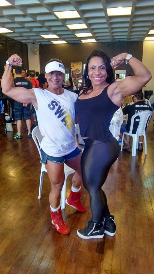 Norma Oliveira, Roberta Toth