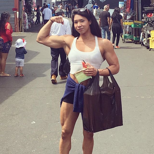 Annette Garcia (ifbbpro_swole_pocahontas)