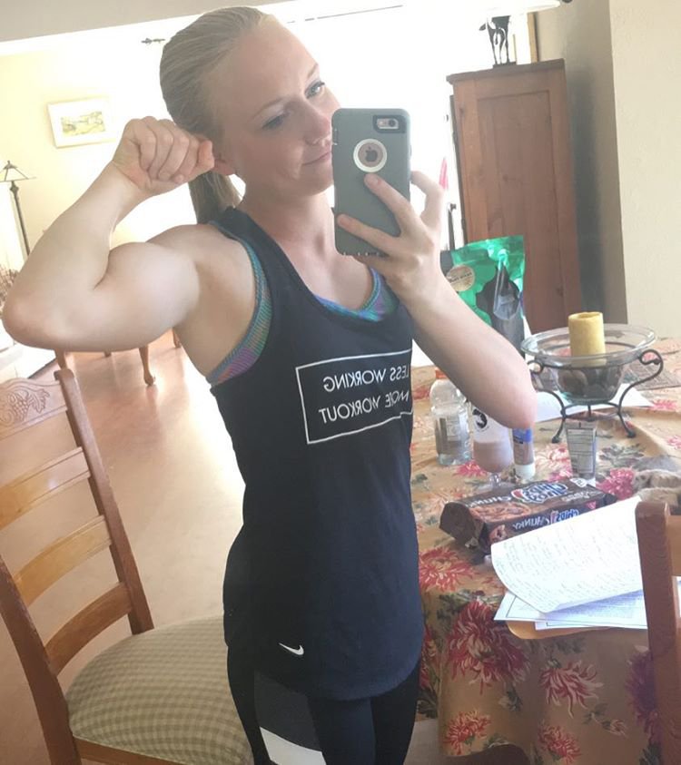 Lucy Conrad (lucy_fit444)