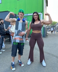 Pictures of Daria Shuer