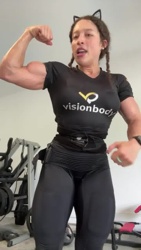 Pictures of Carolyne Marquez (carolynefit_)