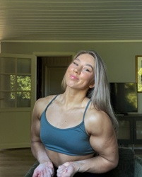 Frida Austigard Petersen (bicepsmami)