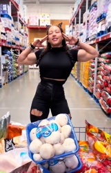 Carolyne Marquez (carolynefit_)