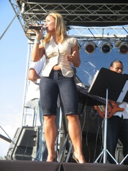 Pictures of Melina Leon