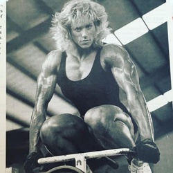 Shelley Beattie (Siren)